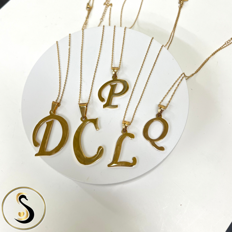 Cursive Letter Gold Necklaces – Sellys Shalom
